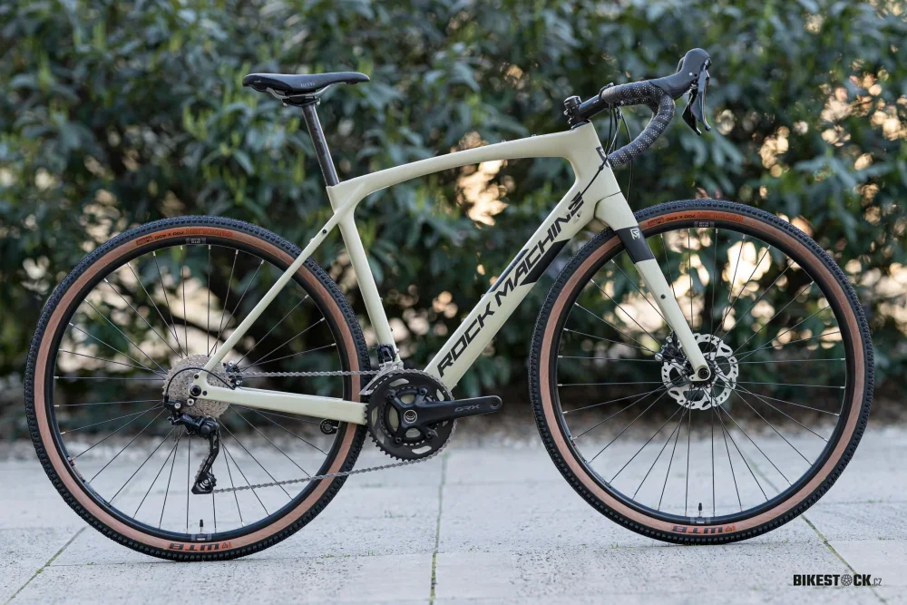 ROCK MACHINE GravelRide CRB 700 matte sand/black :: BIKESTOCK.CZ - E ...